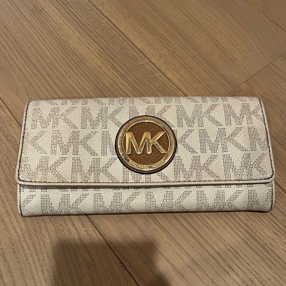 Michael Kors | Bags | Micheal Kors Signature Wallet | Poshmark